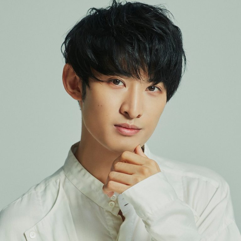 SnowMan向井康二の兄のブランドは何？出身大学についても - IRIS LOG